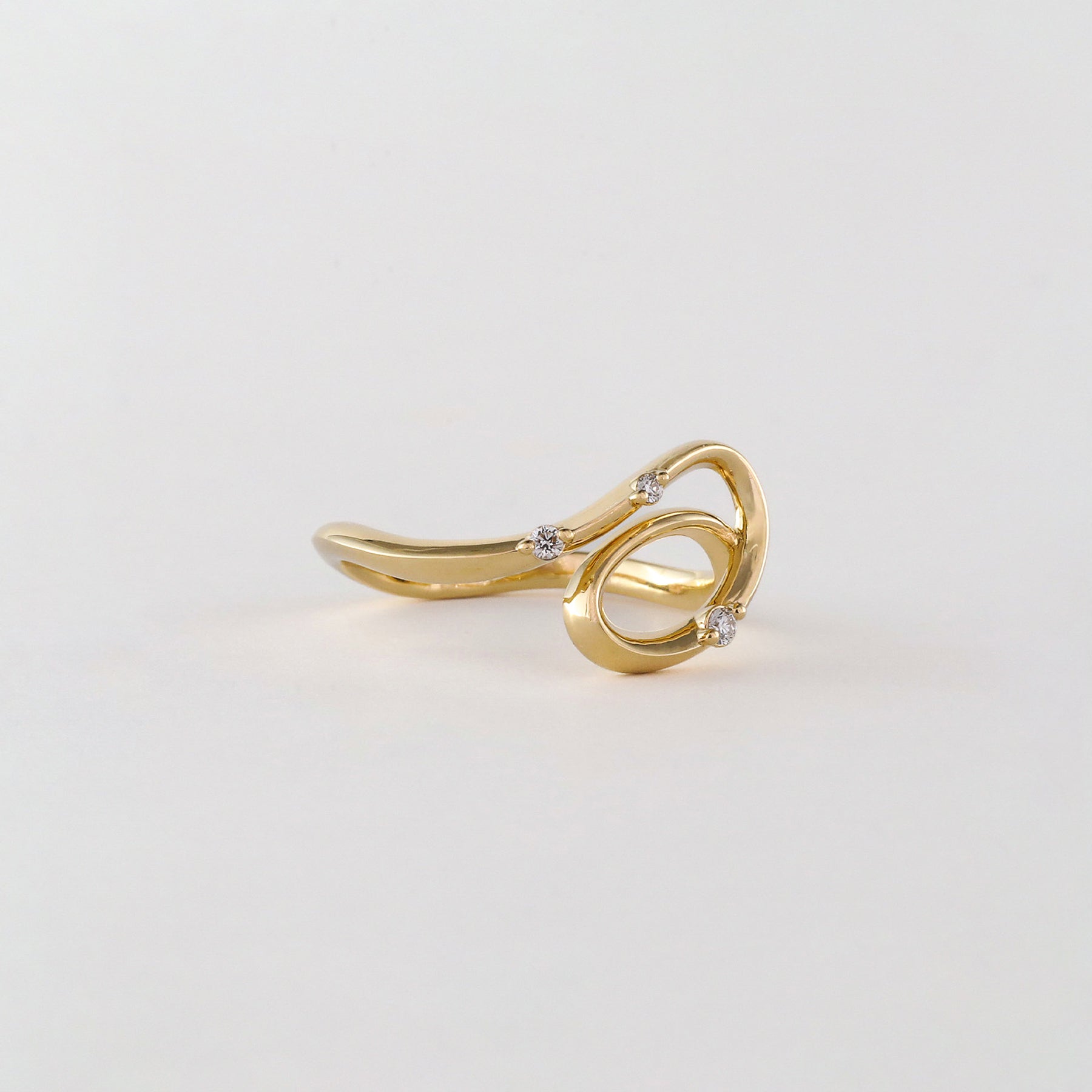 Pirouette Ring - 18K Gold Curved Band with Diamonds – Grew & Co