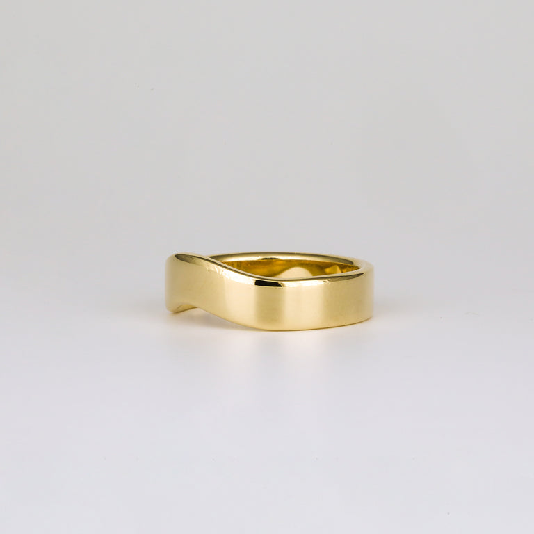 Curved Contour Wedding Band – Grew & Co