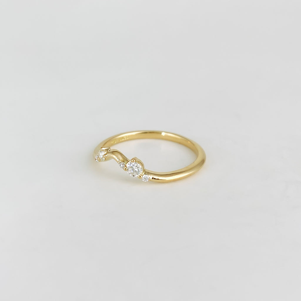 Oleema Curved V Wedding Ring – Grew & Co