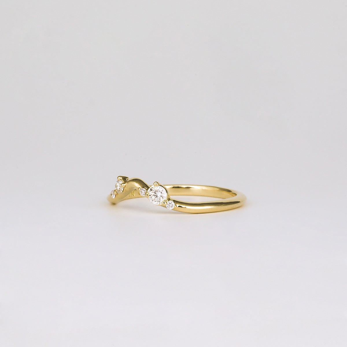 Oleema Curved V Wedding Ring – Grew & Co