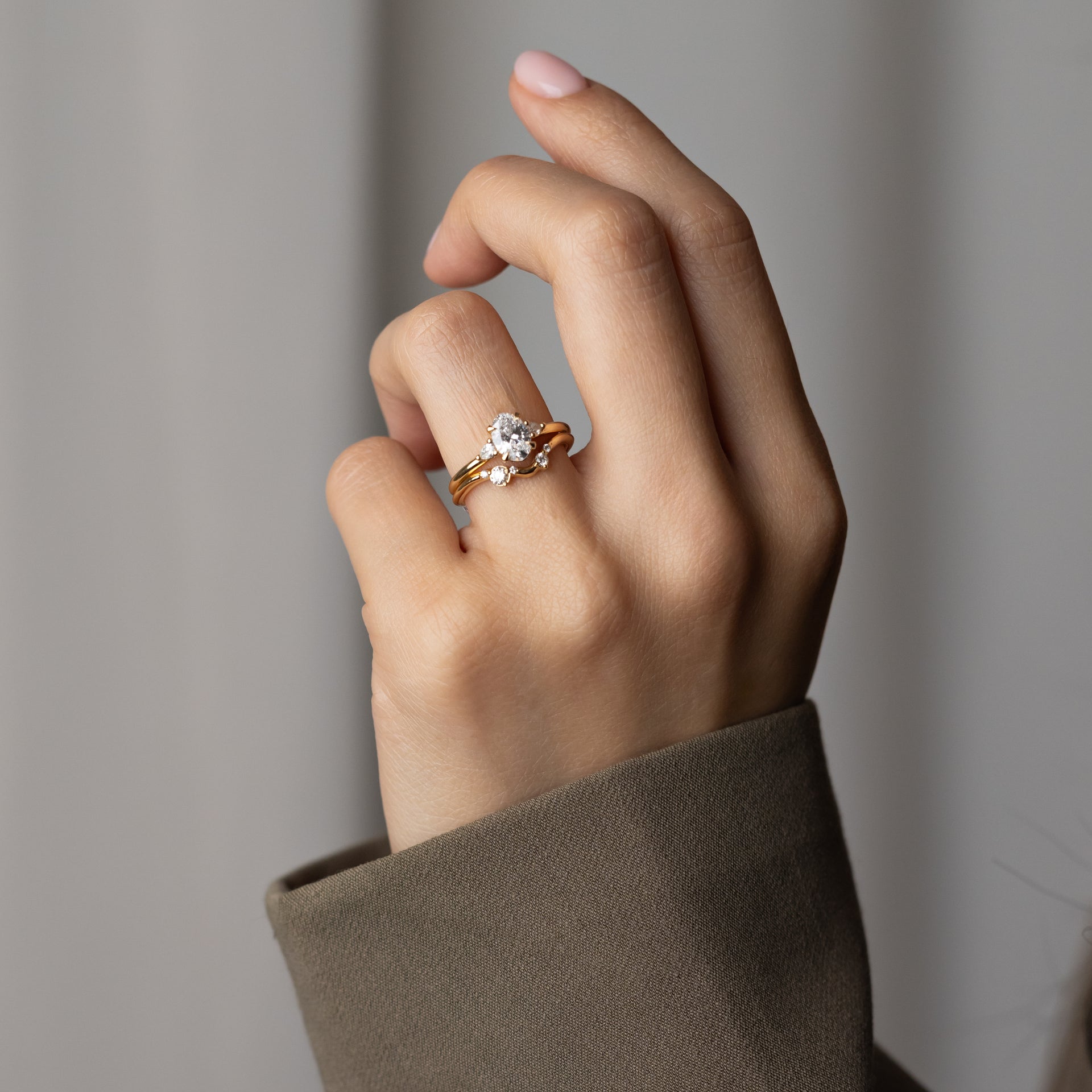 Oleema Curved V Wedding Ring – Grew & Co