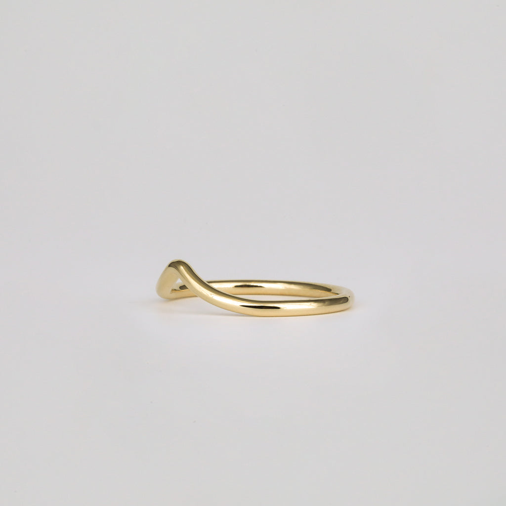 Venus Mini - Plain Soft Peak Wedding Band – Grew & Co