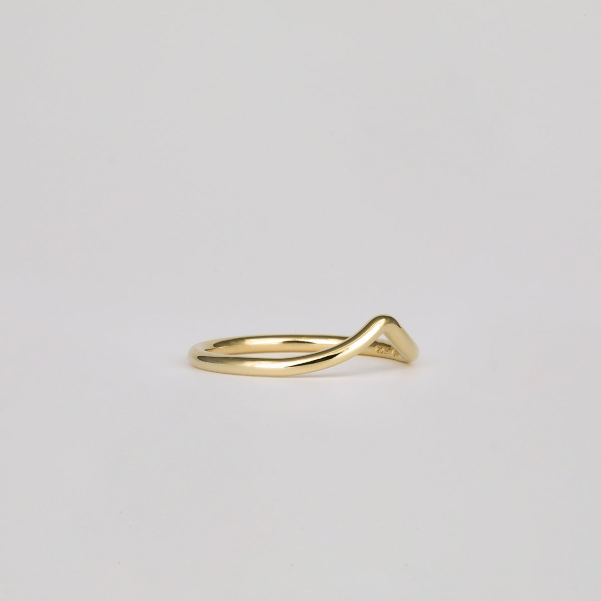 Venus Mini - Plain Soft Peak Wedding Band – Grew & Co