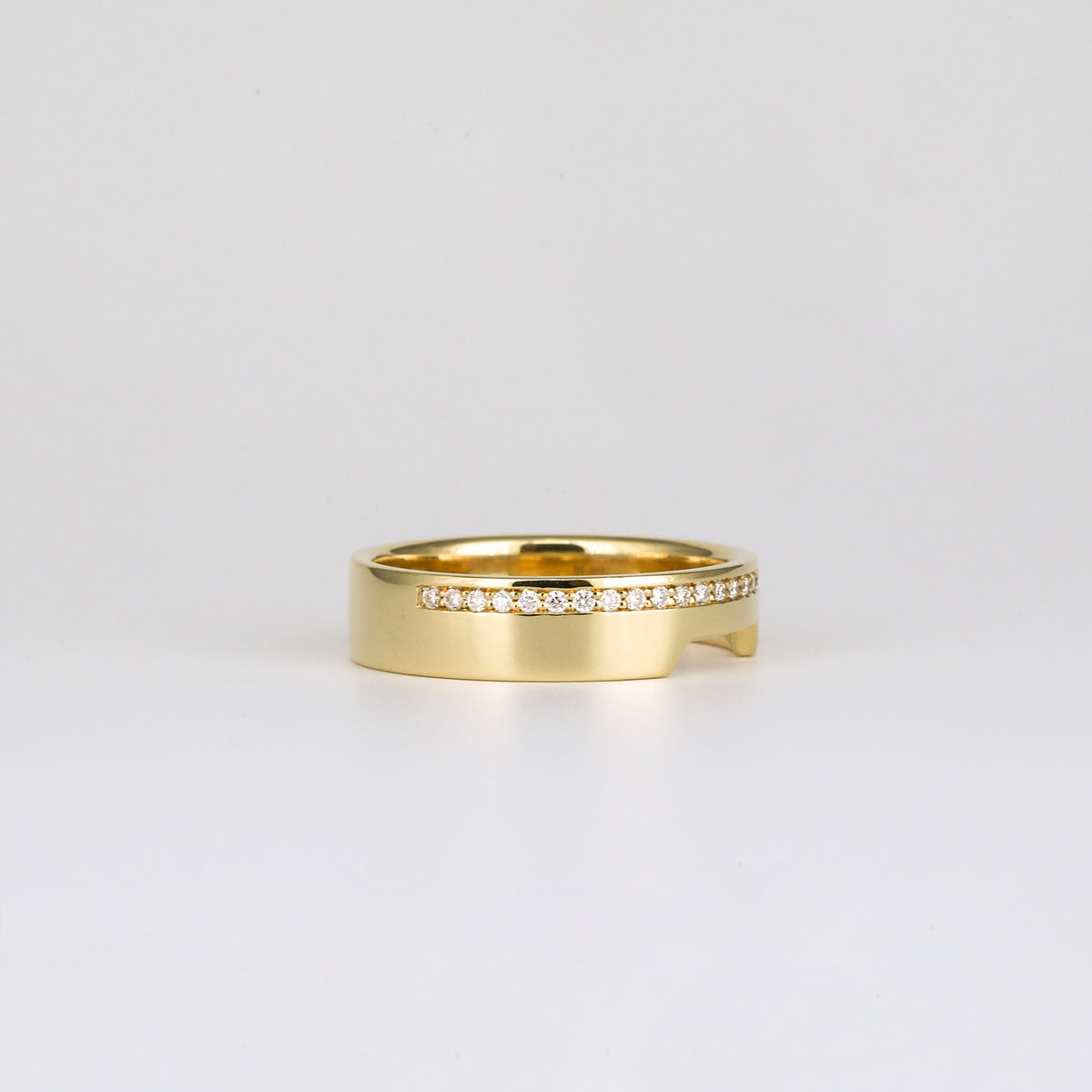 Wide Diamond Cutout Contour Wedding Ring – Grew & Co