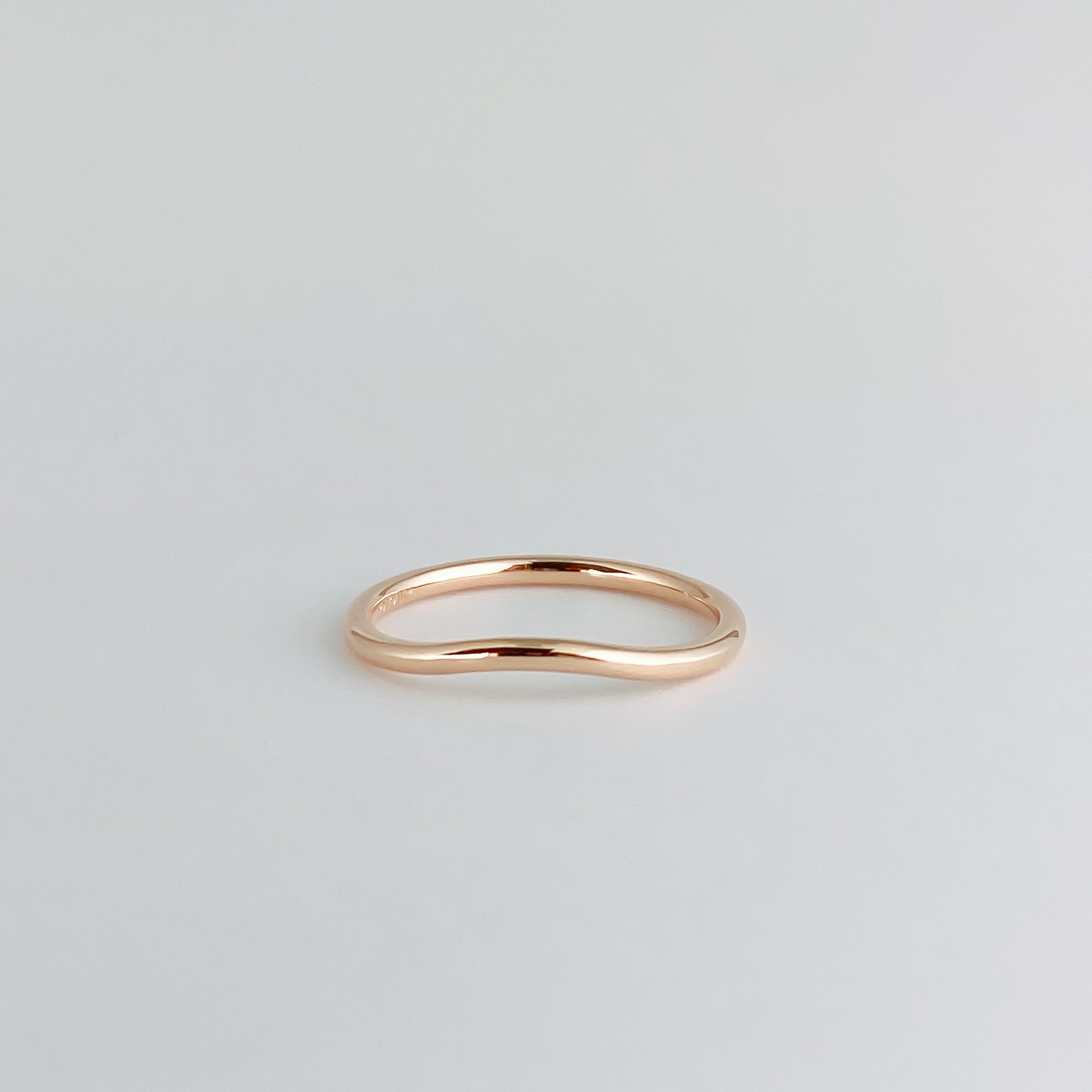 Dot Plain Curved Wedding Band – Grew & Co